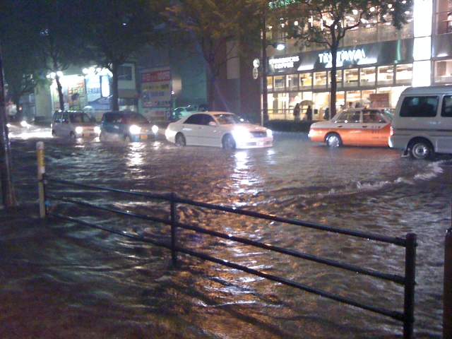 ゲリラ豪雨の対策方法決定版！原因も把握してバッチリ対応 • 生活情報発信ブログ